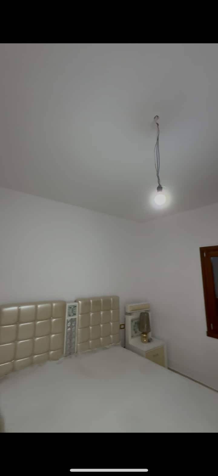 House In A Hill Of Gosë - Spille