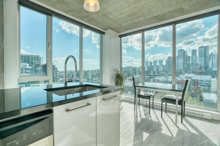 Luxurious Glasse House, Griffintown - Montreal