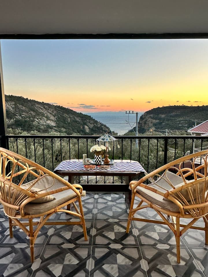 Havuzludeniz Manzaralı 
Ekimayindaaktivsicak
Havuz - Adatepe