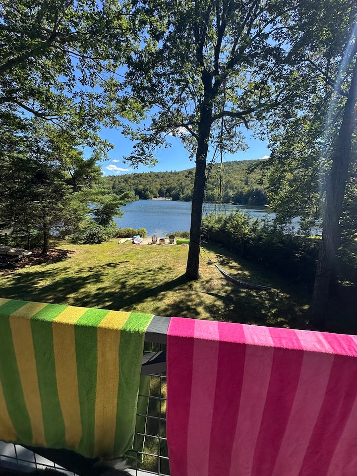 Pristine Renovated Waterfront Retreat - Newbury, NH