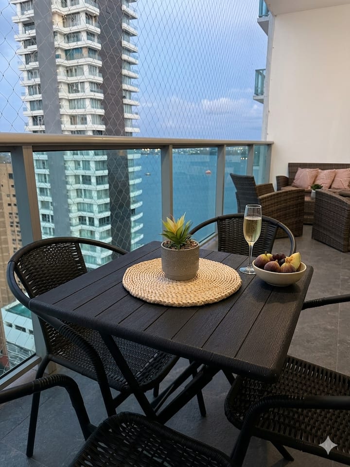 En Un Piso 26, A Pasos De La Playa - Cartagena, Colombia