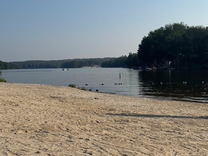 Long Awaited Lakehouse - Lake Ariel