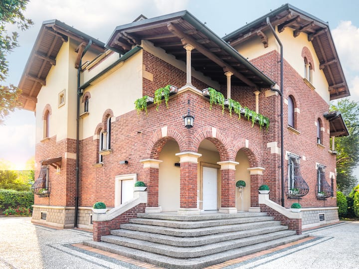 Liberty Design Villa: Spa, Cinema, Gym & Game Room - Saronno