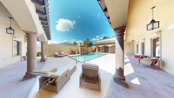 Mexican Hacienda | Private Courtyard & Pool - La Paloma, TX