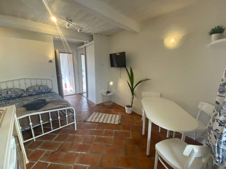 Studio Avec Balcon à 5 Min De La Plage. - Antibes