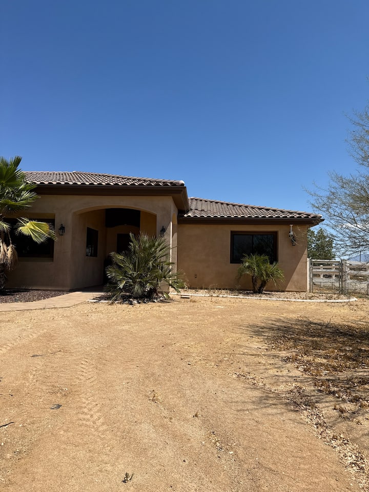 House Ranch In The City - Beaumont, CA