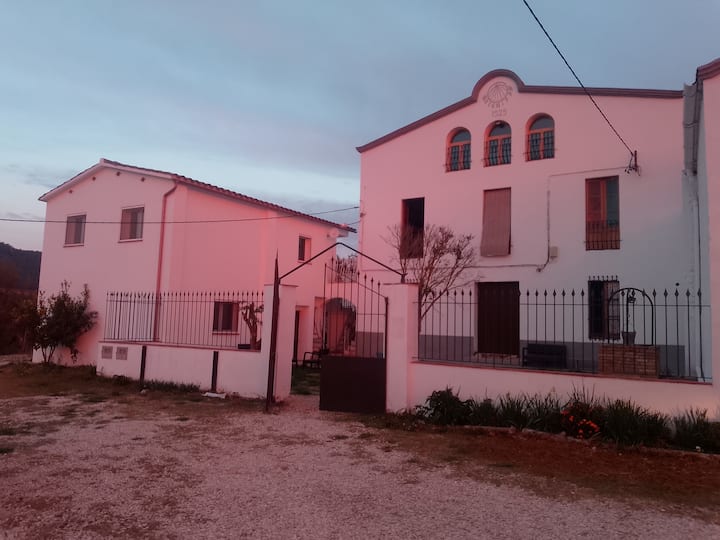 Casa Rural Masia, Casa Pagès Aïllada Turisme Rural - Olesa de Montserrat