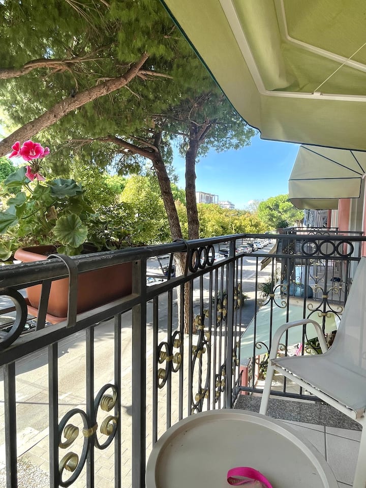 Casa Rosa. Pratico Bilocale Con Balcone Sul Viale. - Comacchio