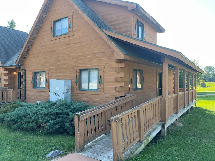 #801 Plex "Include Waterpark Pass Value $400" - Three Bears Resort, Warrens