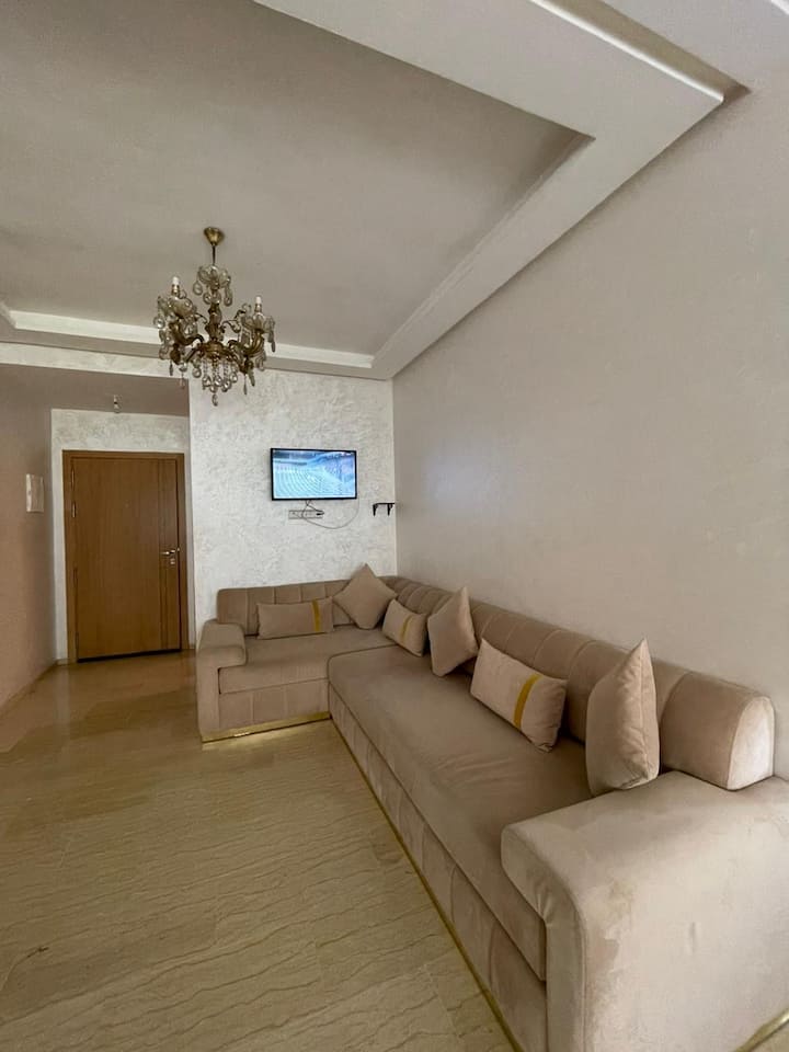 Stylish 2br Apartment • Central Tangier • Parking - Tangier