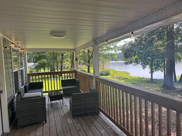 The Lakehouse | Dock & Serene Lake Views - Indian Springs State Park, Flovilla