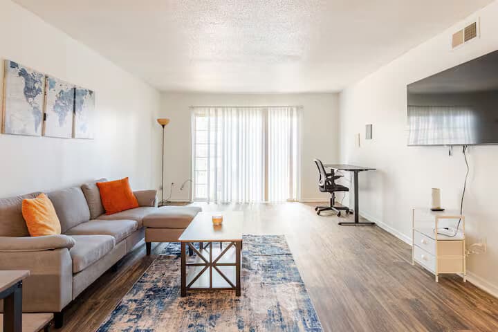 Modern 2 Br Apt • Near Hospital & Uab• Wif - Birmingham, AL