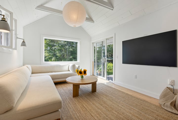 Cozy Maine Farmhouse W/ Modern Updates - Cape Elizabeth, ME