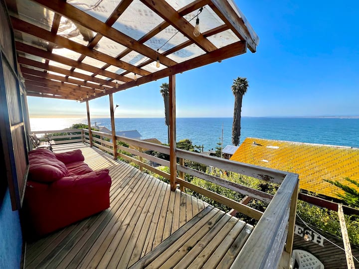 Acogedora Casa Con Hermosa Vista, Lugar Muy Seguro - Concón