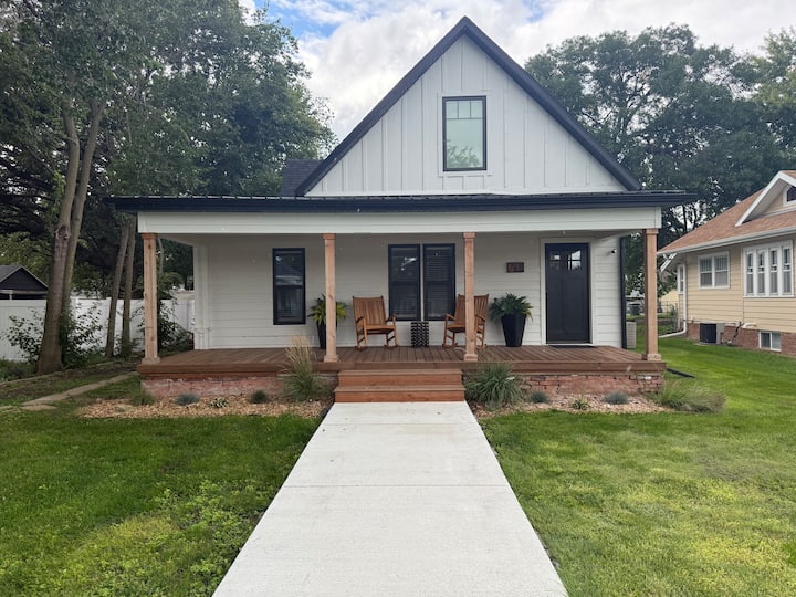 711 House - Nebraska