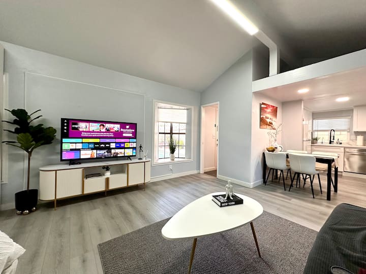 Newly Renovated Cozy Studio In Oc, Near Disneyland - Santa Ana, CA