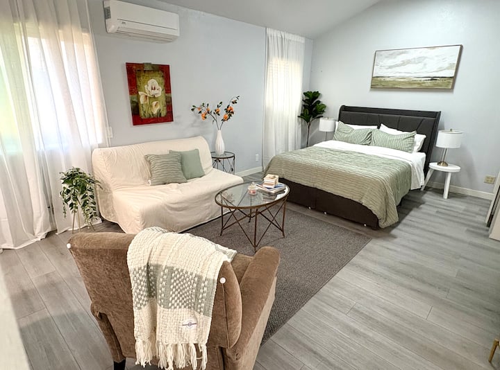 Charming Peaceful Studio In Oc - Santa Ana, CA
