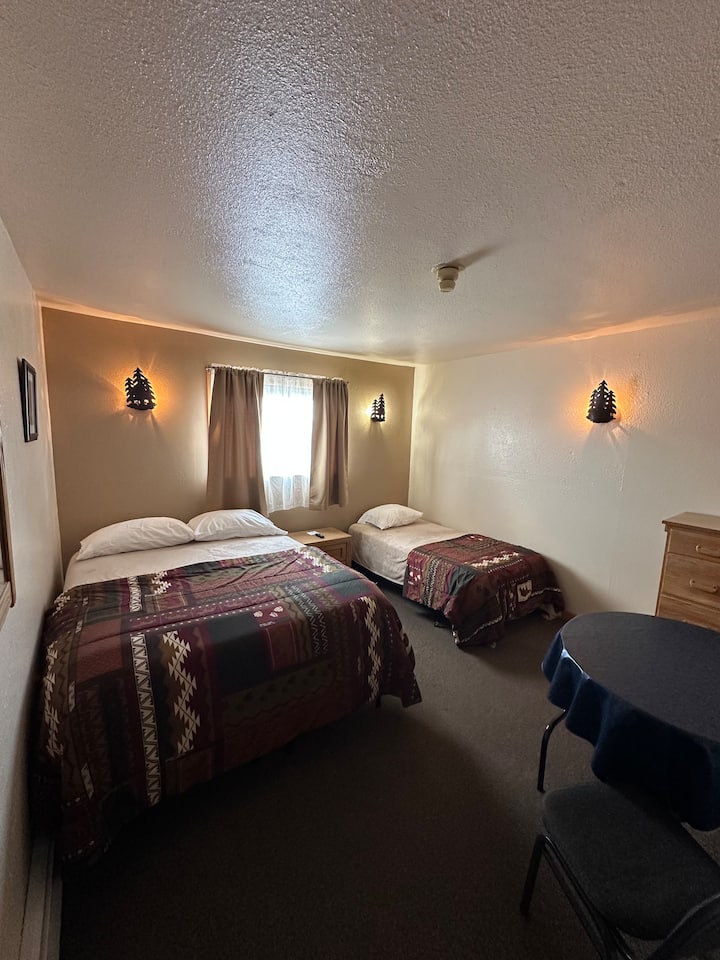 2 Bed Hotel Room With Private Bathroom - Glacier View, AK