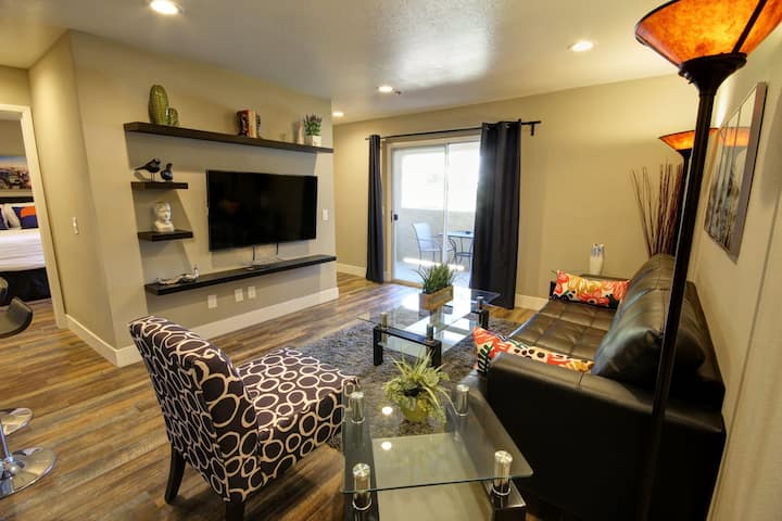 Mesa Suite, 2b/2b Near Strip Condo - Four Queens Hotel & Casino