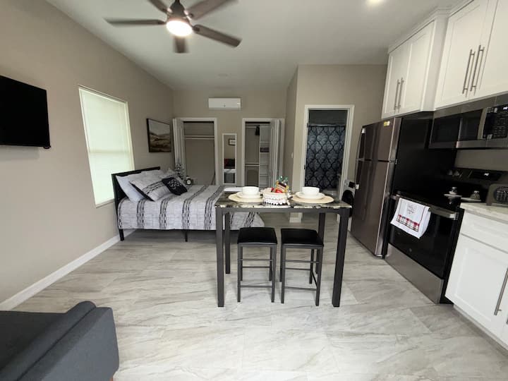 The Casita Blanca Mia - Brownsville, TX