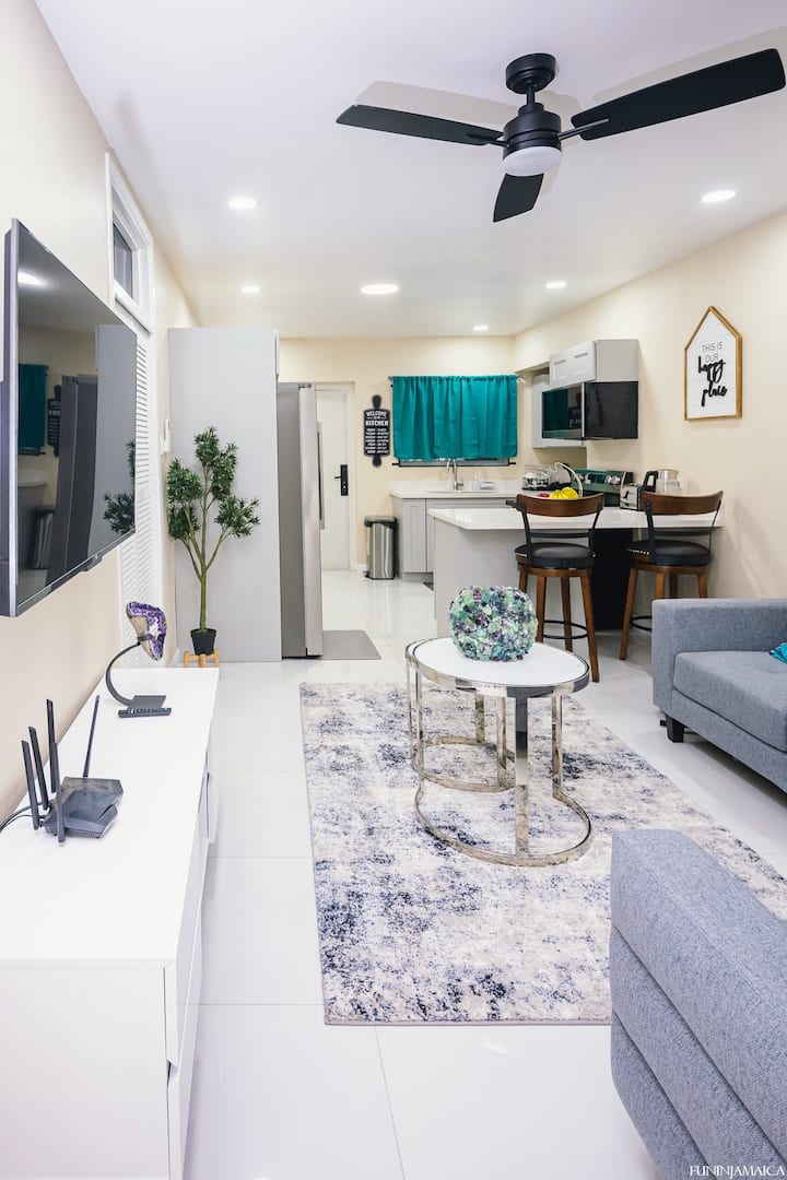 West Grove Unit 3-3br/3ba, Pool, Secure - Kingston