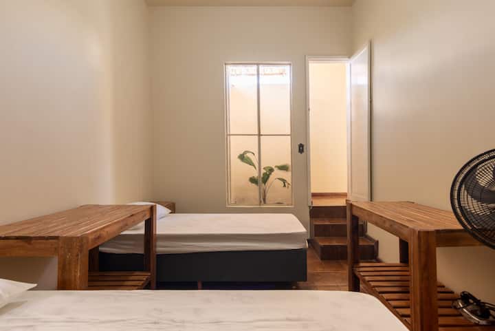 Casa 6 Qts. Em Contagem - Próx. Ao Cinco E Centro - Betim