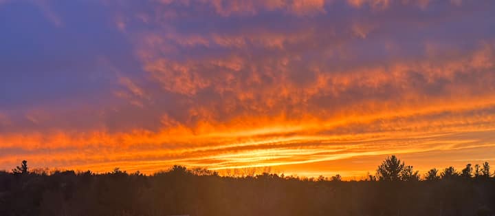 Kleinburg Luxe Retreat | Chill • Views • Vibes - Bolton, ON, Canada
