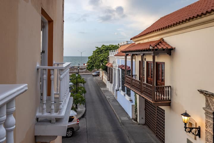 Ocean View 1br · Inside The Walled City - Cartagena
