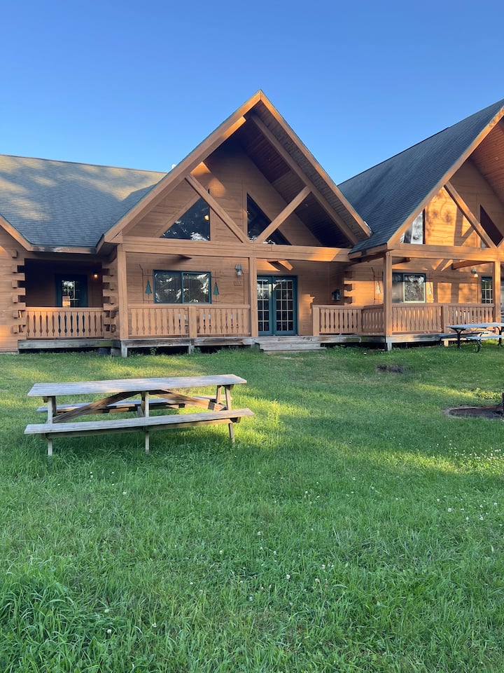 #803 Plex "Include Waterpark Pass Value $400" - Three Bears Resort, Warrens