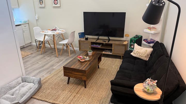 Cozy Modern Getaway - Stony Brook, NY