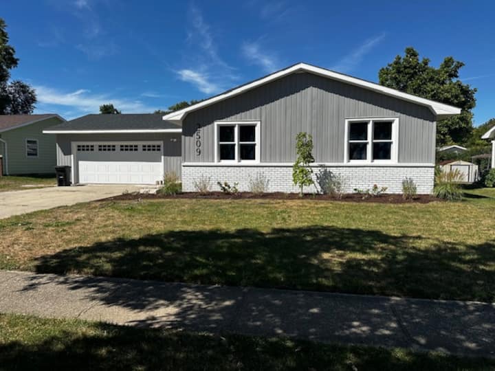 The Anderson Street Retreat - Champaign, IL