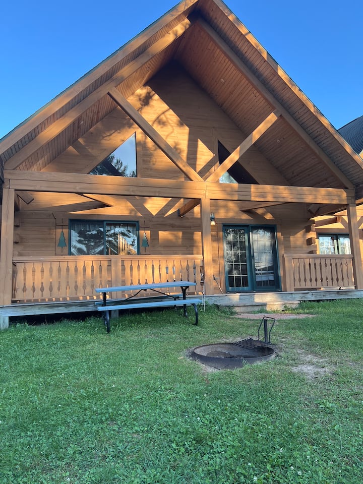#805 Plex "Include Waterpark Pass Value $400" - Fort McCoy, WI