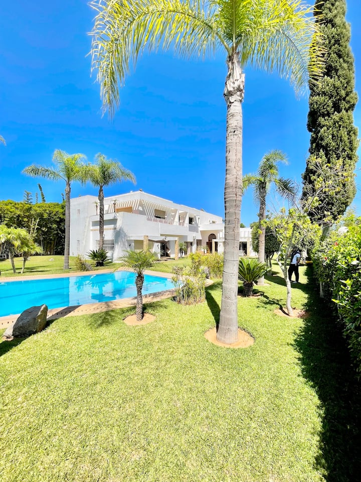 Grand Luxury Villa In Dar Essalam - Rabat