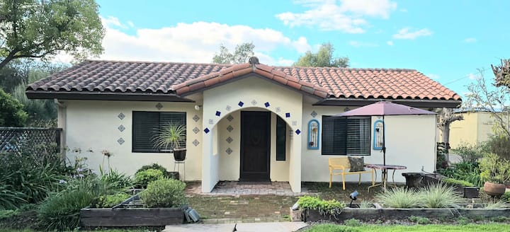 Between The Vines - Sonoma, CA