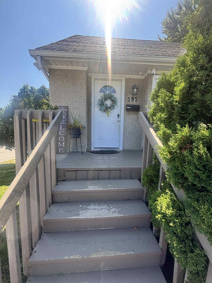 Bright 3 Bedroom Home - Grand Sudbury