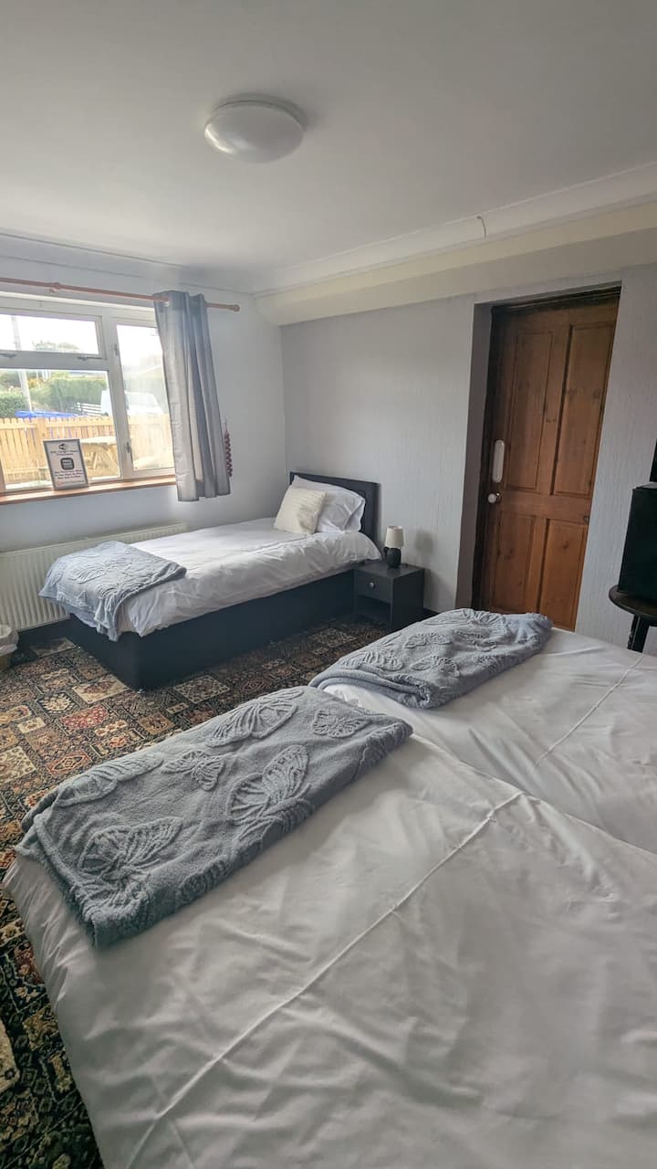 Triple Room Near Brecon Beacons - South Wales