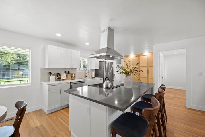 Beautiful 3 Br | Pets Welcome! - Pasco, WA