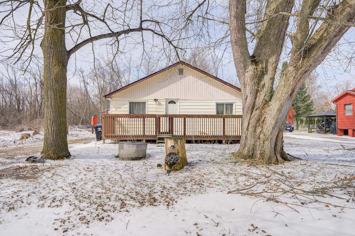 3br Ravine Home, 1/2 Acre + Fire Pit, Near Lake - Innisfil