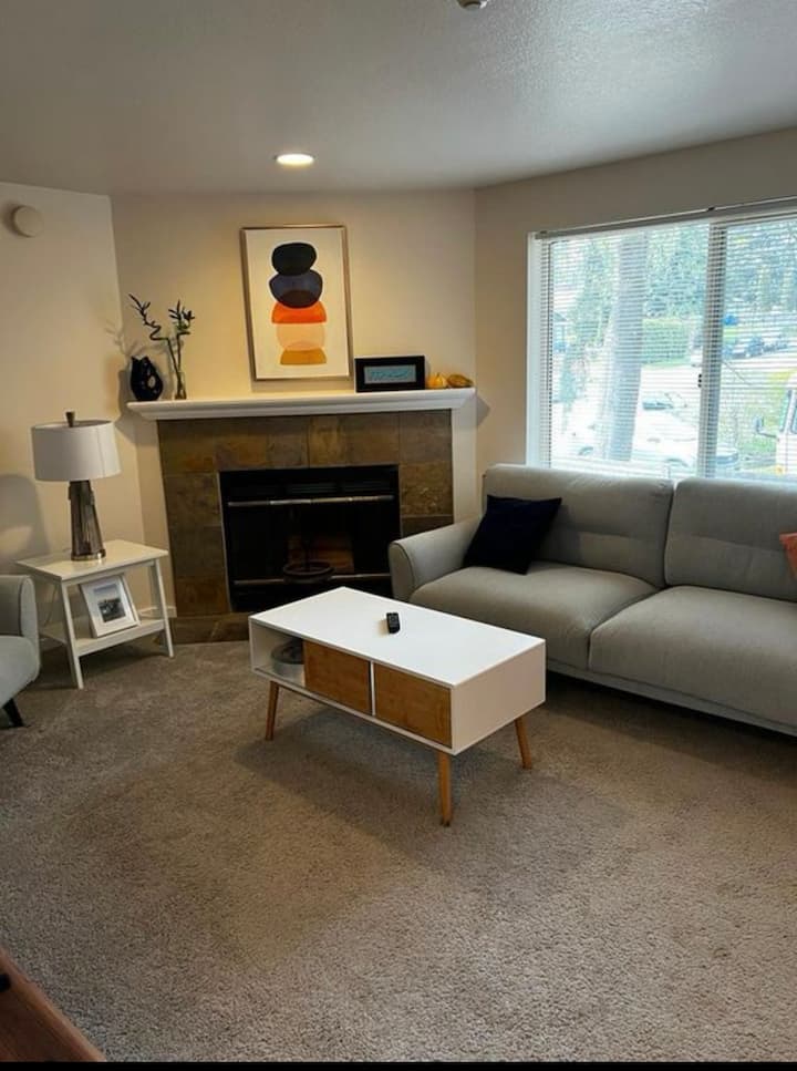 Flavio’s Apartment - Shoreline, WA