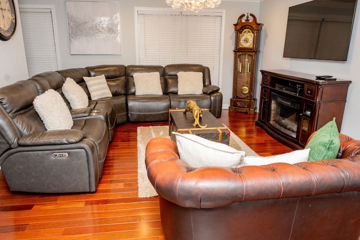 Luxury Townhouse Retreat In Primrose, Glen Burnie. - Pasadena, MD