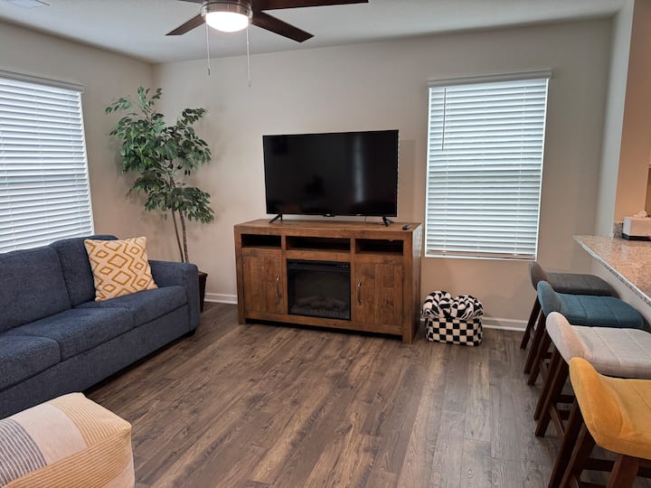 Townhouse Steps Away From Bristol Motor Speedway - Boone Lake, TN