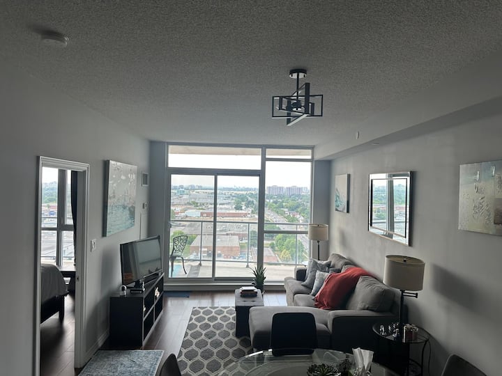Cozy & Modern: Your City View Retreat - Toronto