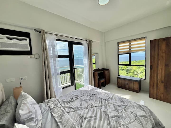 Oceanfront Corner Modern Sunset View - Panglao