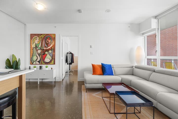 Cozy 2br Suite| Dt| Near Rogers Arena & Bc Place - Vancouver, WA
