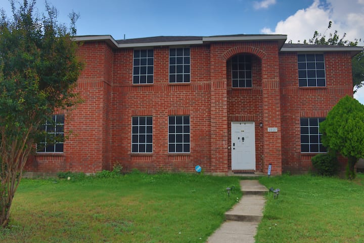 Dallas Happy House (Game Consoles/mini Billiards) - Lancaster, TX