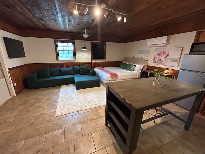 The Lodge’s Guesthouse - Port Arthur, TX