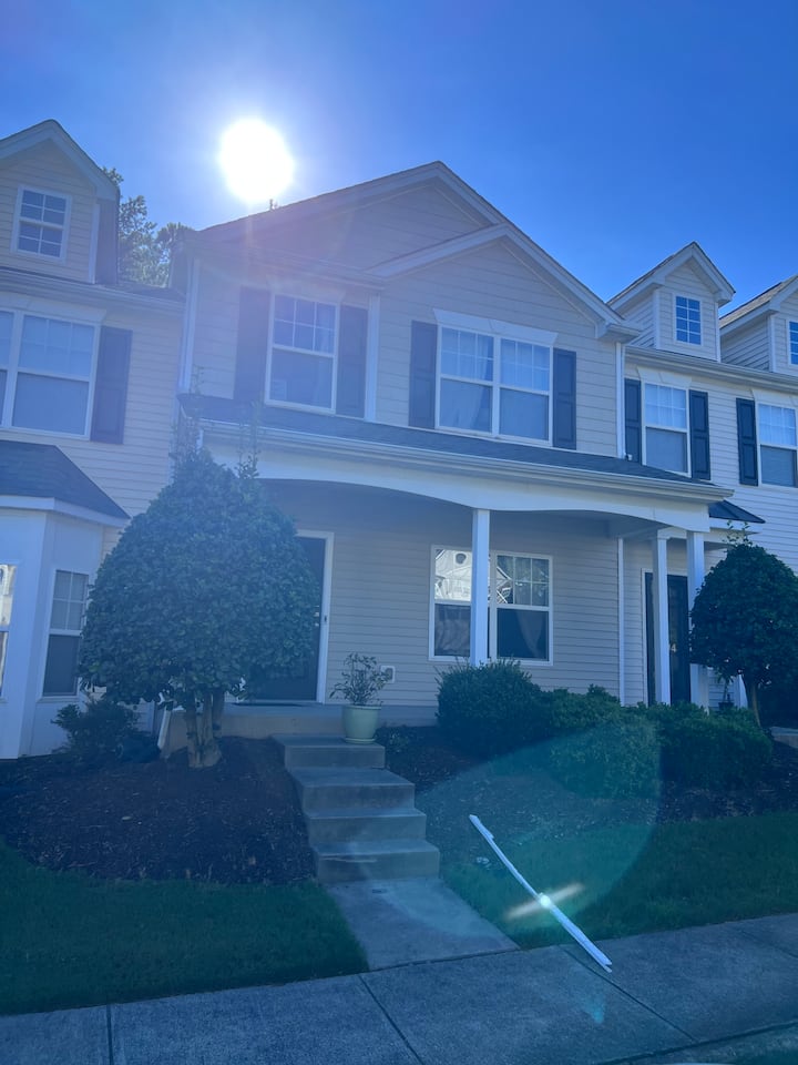 Quiet 2 Br In The Heart Of Rtp - No Cleaning Fee! - Durham, NC