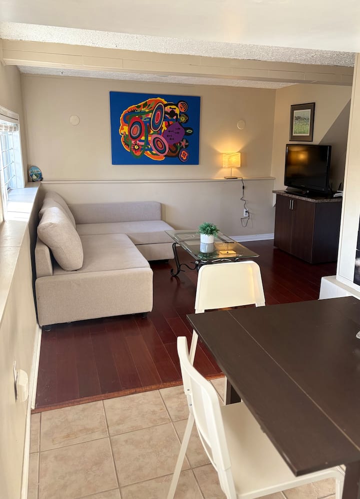 Charming North Burnaby Basement Suite Private Entr - Burnaby