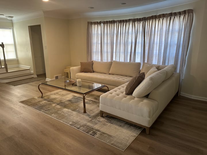 Full Kosher Home In The Heart Of University Hts! - Cleveland Heights, OH