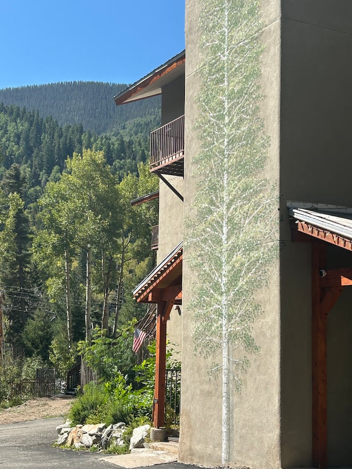 Lively’s Place - Taos Ski Valley, NM